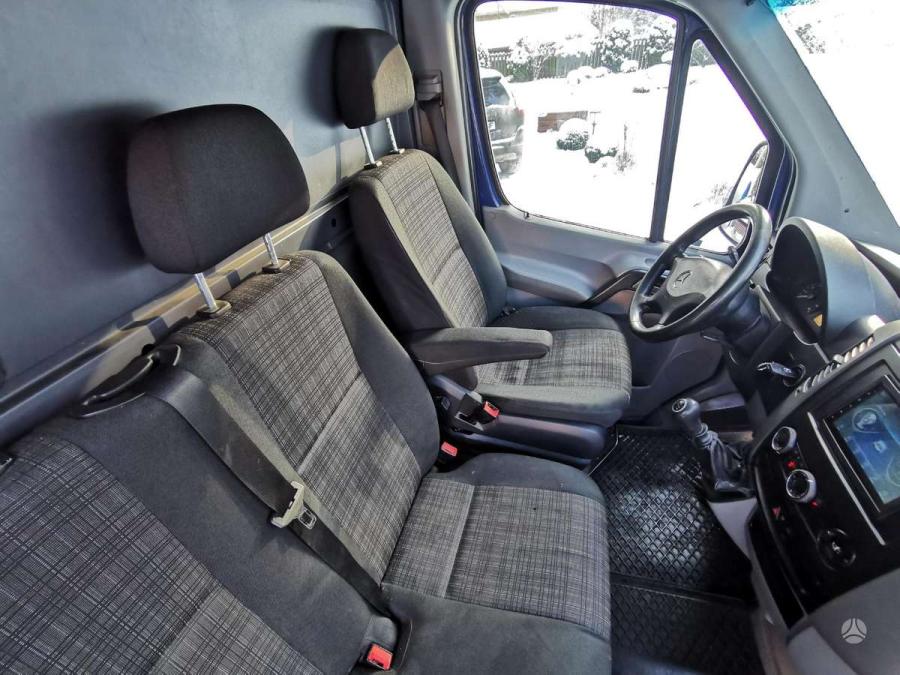 Blue Mercedes-Benz Sprinter 2015 in Siauliai, with an engine capacity of 2.14 L and mileage of 147 thousand km for 6999 €, photo 22 on AUTOMOTO.COM.LV