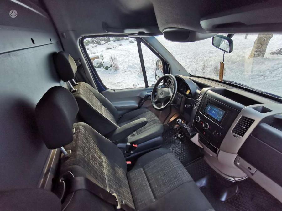 Blue Mercedes-Benz Sprinter 2015 in Siauliai, with an engine capacity of 2.14 L and mileage of 147 thousand km for 6999 €, photo 24 on AUTOMOTO.COM.LV