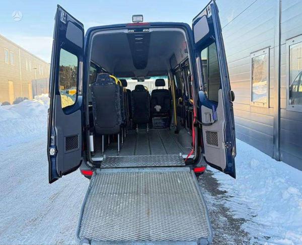 Zils Mercedes-Benz Sprinter 2015 Viļņa, ar dzinēja tilpumu 1.80 L un nobraukumu 71 tūkst. km par 22022 €, foto 9 vietnē AUTOMOTO.COM.LV