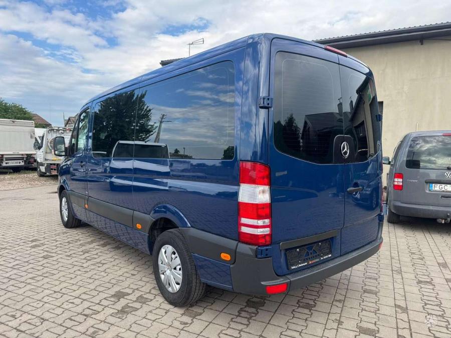 Blue Mercedes-Benz Sprinter 2015 in Marijampole, with an engine capacity of 2.14 L and mileage of 238 thousand km for 13500 €, photo 4 on AUTOMOTO.COM.LV
