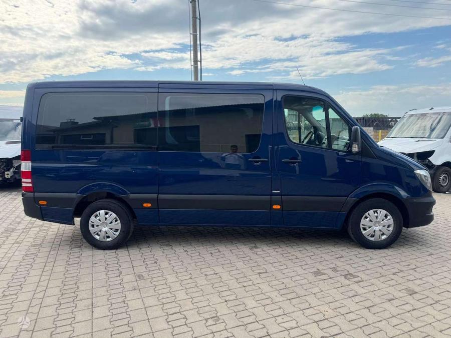 Blue Mercedes-Benz Sprinter 2015 in Marijampole, with an engine capacity of 2.14 L and mileage of 238 thousand km for 13500 €, photo 6 on AUTOMOTO.COM.LV
