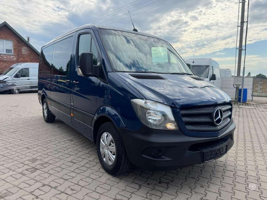 Blue Mercedes-Benz Sprinter 2015 in Marijampole, with an engine capacity of 2.14 L and mileage of 238 thousand km for 13500 €, photo 9 on AUTOMOTO.COM.LV