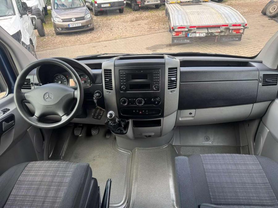 Blue Mercedes-Benz Sprinter 2015 in Marijampole, with an engine capacity of 2.14 L and mileage of 238 thousand km for 13500 €, photo 10 on AUTOMOTO.COM.LV