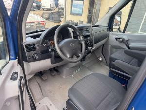 Blue Mercedes-Benz Sprinter 2015 in Marijampole, with an engine capacity of 2.14 L and mileage of 238 thousand km for 13500 €, photo 11 on AUTOMOTO.COM.LV