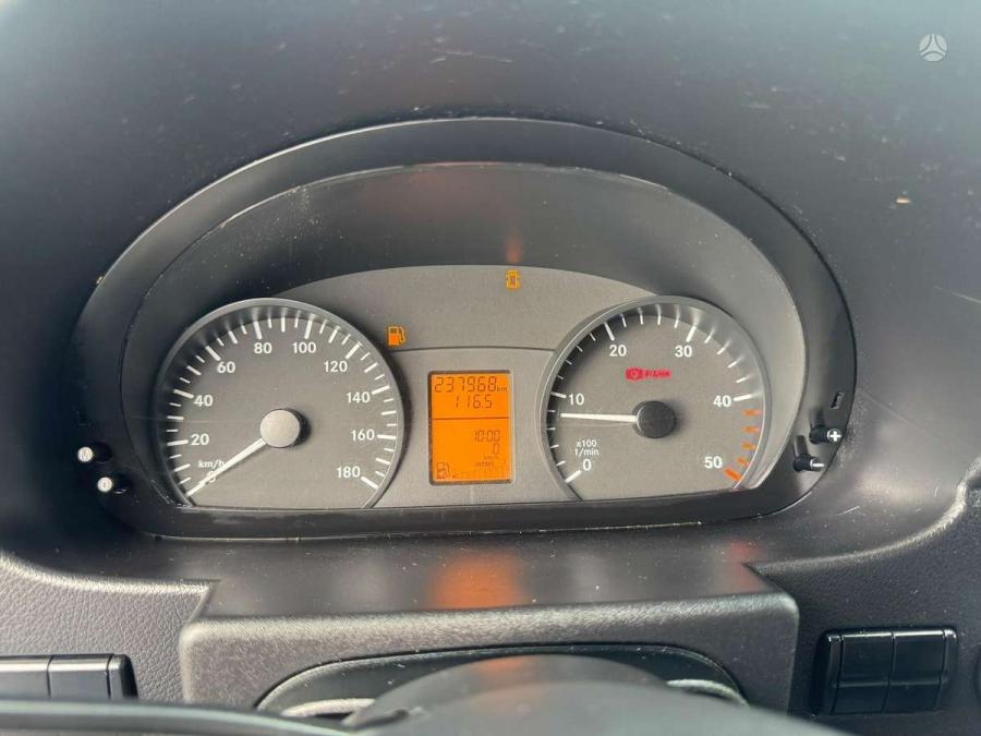 Blue Mercedes-Benz Sprinter 2015 in Marijampole, with an engine capacity of 2.14 L and mileage of 238 thousand km for 13500 €, photo 12 on AUTOMOTO.COM.LV