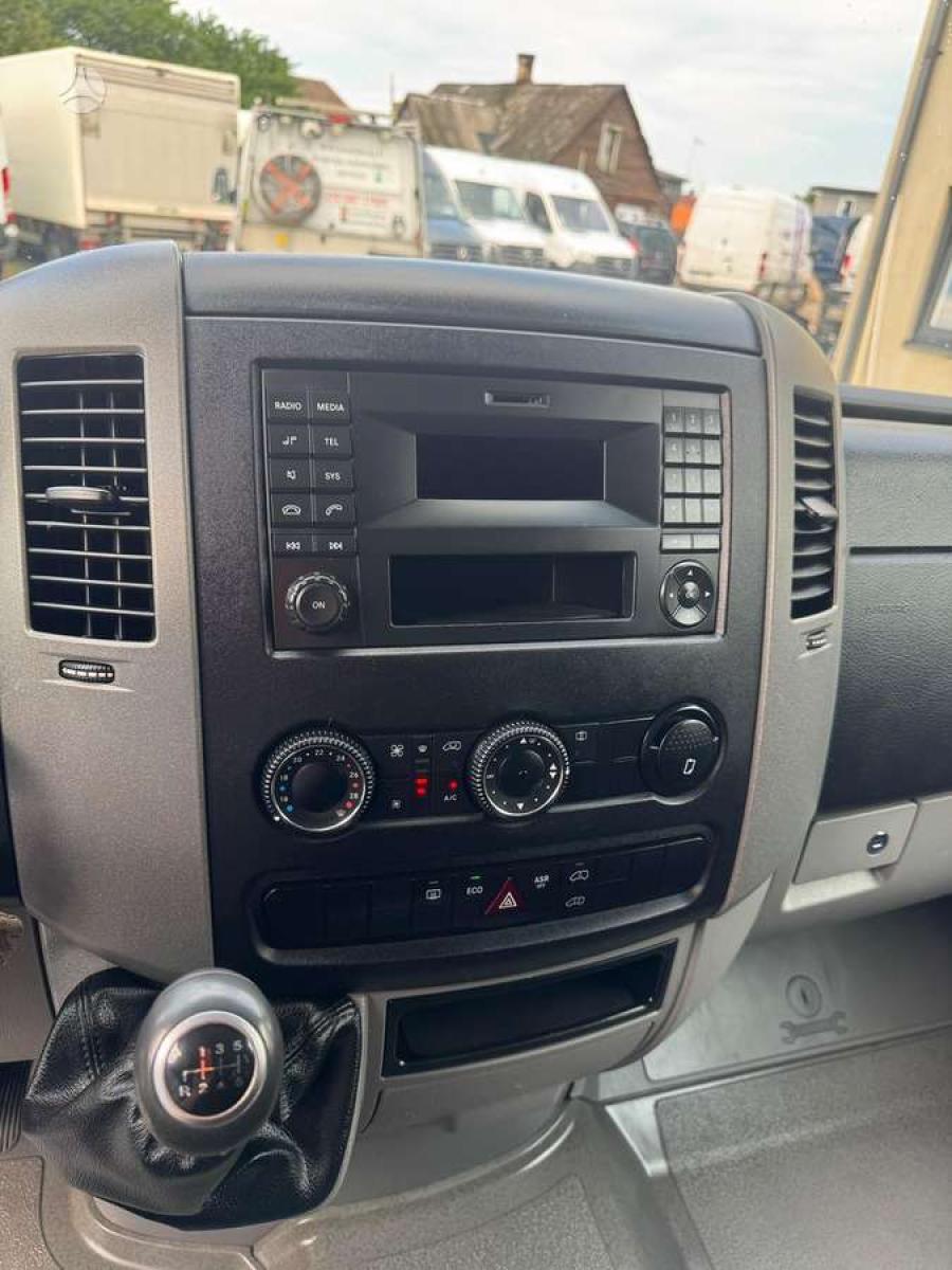 Blue Mercedes-Benz Sprinter 2015 in Marijampole, with an engine capacity of 2.14 L and mileage of 238 thousand km for 13500 €, photo 13 on AUTOMOTO.COM.LV