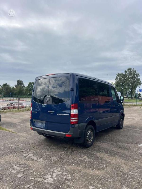 Blue Mercedes-Benz Sprinter 2016 in Klaipeda, with an engine capacity of 2.20 L and mileage of 289 thousand km for 12900 €, photo 6 on AUTOMOTO.COM.LV