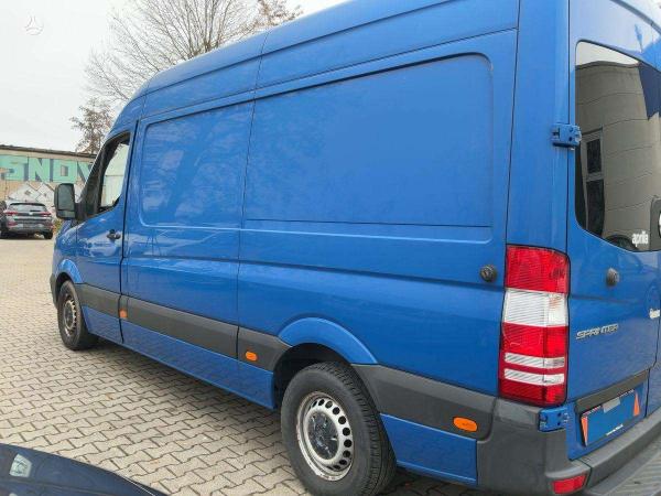 Blue Mercedes-Benz Sprinter 2018 in Vilnius, with an engine capacity of 2.99 L and mileage of 250 thousand km for 18400 €, photo 4 on AUTOMOTO.COM.LV