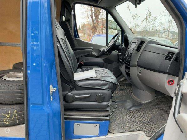 Blue Mercedes-Benz Sprinter 2018 in Vilnius, with an engine capacity of 2.99 L and mileage of 250 thousand km for 18400 €, photo 8 on AUTOMOTO.COM.LV
