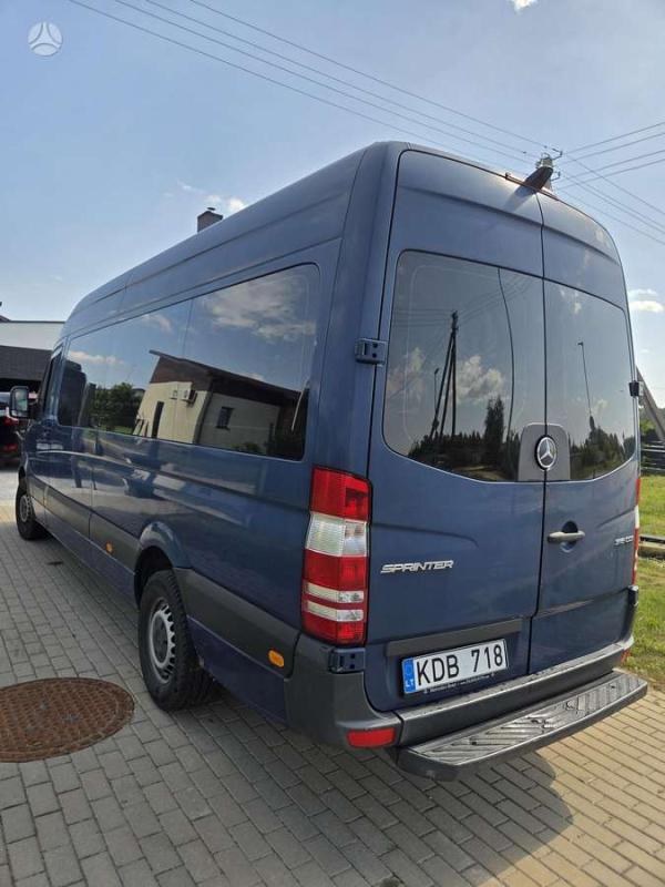 Blue Mercedes-Benz Sprinter 2018 in Ukmerge, with an engine capacity of 2.14 L and mileage of 1322 thousand km for 11000 €, photo 1 on AUTOMOTO.COM.LV