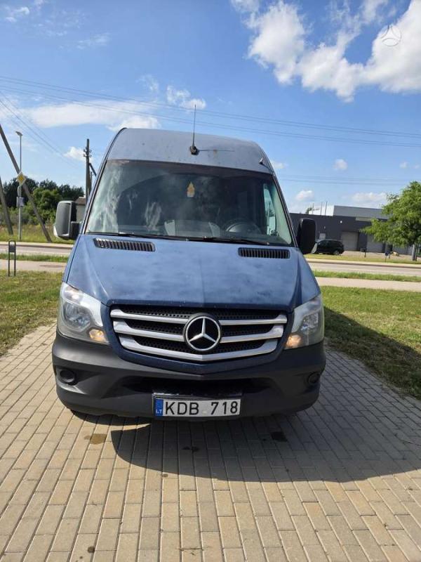 Blue Mercedes-Benz Sprinter 2018 in Ukmerge, with an engine capacity of 2.14 L and mileage of 1322 thousand km for 11000 €, photo 3 on AUTOMOTO.COM.LV