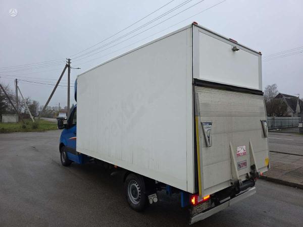 Blue Mercedes-Benz Sprinter 2019 in Marijampole, with an engine capacity of 2.14 L and mileage of 424 thousand km for 13900 €, photo 7 on AUTOMOTO.COM.LV