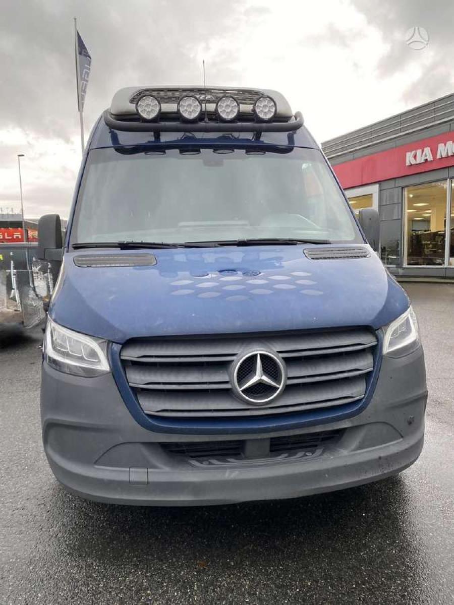 Blue Mercedes-Benz Sprinter 2019 in Kaunas, with an engine capacity of 2.10 L and mileage of 390 thousand km for 27830 €, photo 1 on AUTOMOTO.COM.LV