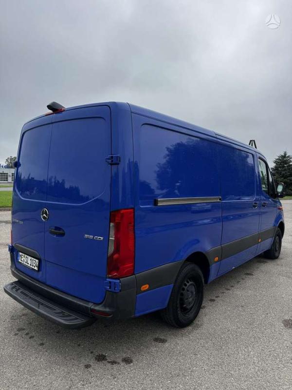 Blue Mercedes-Benz Sprinter 2019 in Kaunas, with an engine capacity of 2.10 L and mileage of 198 thousand km for 11499 €, photo 3 on AUTOMOTO.COM.LV