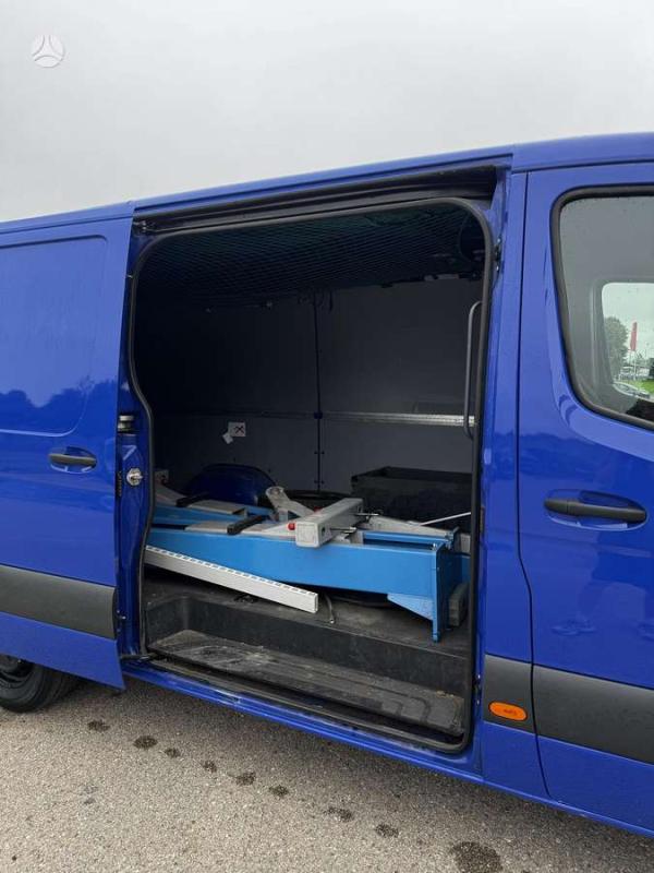 Blue Mercedes-Benz Sprinter 2019 in Kaunas, with an engine capacity of 2.10 L and mileage of 198 thousand km for 11499 €, photo 8 on AUTOMOTO.COM.LV
