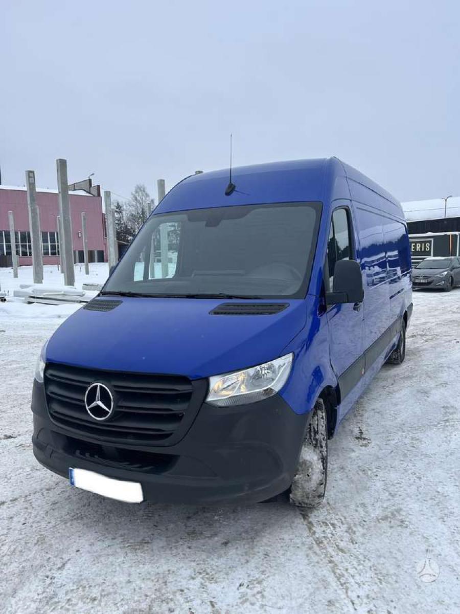 Blue Mercedes-Benz Sprinter 2020 in Kaunas, with an engine capacity of 2.14 L and mileage of 241 thousand km for 12950 €, photo 1 on AUTOMOTO.COM.LV