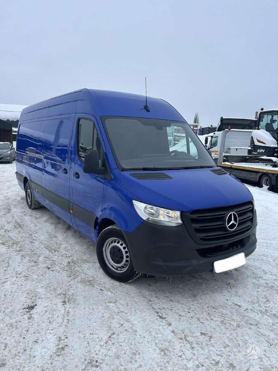 Blue Mercedes-Benz Sprinter 2020 in Kaunas, with an engine capacity of 2.14 L and mileage of 241 thousand km for 12950 €, photo 3 on AUTOMOTO.COM.LV