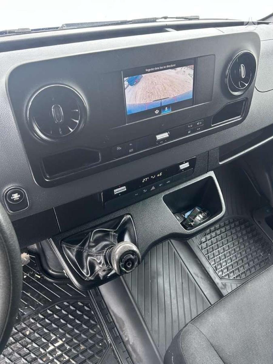 Blue Mercedes-Benz Sprinter 2020 in Kaunas, with an engine capacity of 2.14 L and mileage of 241 thousand km for 12950 €, photo 12 on AUTOMOTO.COM.LV
