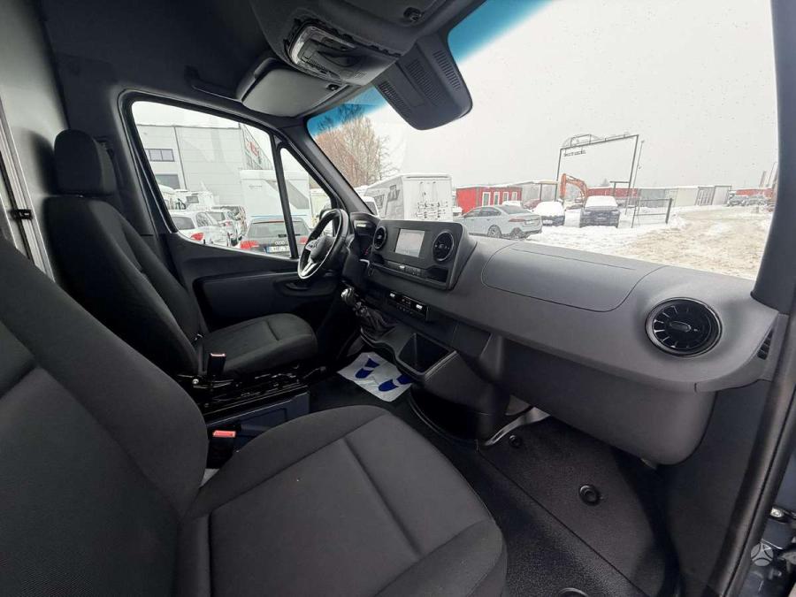Zils Mercedes-Benz Sprinter 2020 Viļņa, ar dzinēja tilpumu 2.20 L un nobraukumu 131 tūkst. km par 10770 €, foto 13 vietnē AUTOMOTO.COM.LV