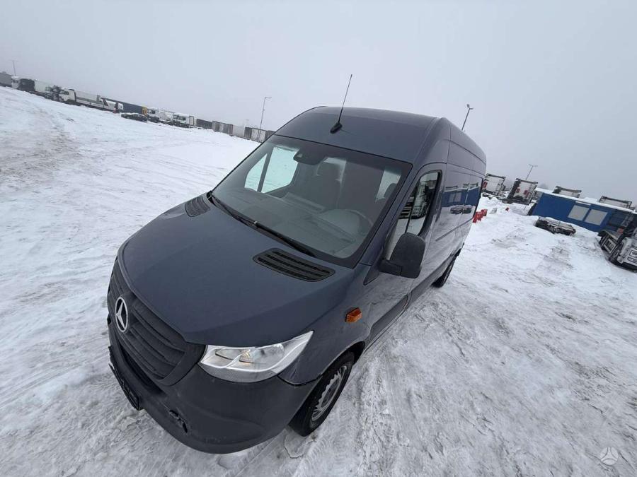 Zils Mercedes-Benz Sprinter 2020 Viļņa, ar dzinēja tilpumu 2.20 L un nobraukumu 131 tūkst. km par 10770 €, foto 33 vietnē AUTOMOTO.COM.LV