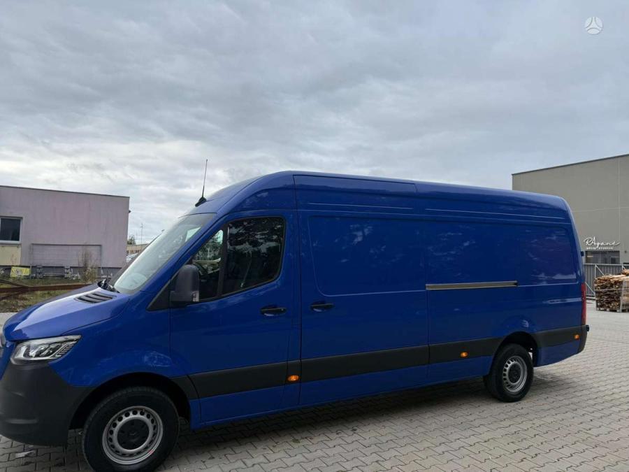 Blue Mercedes-Benz Sprinter 2024 in Kaunas, with an engine capacity of 2.00 L and mileage of 117 thousand km for 28800 €, photo 2 on AUTOMOTO.COM.LV