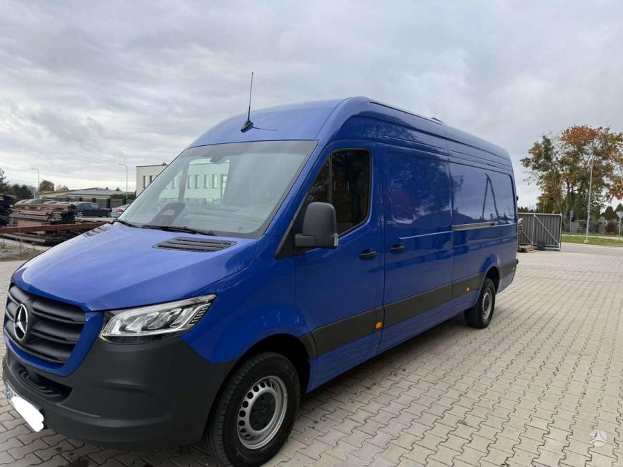 Blue Mercedes-Benz Sprinter 2024 in Kaunas, with an engine capacity of 2.00 L and mileage of 117 thousand km for 28600 €, photo 12 on AUTOMOTO.COM.LV