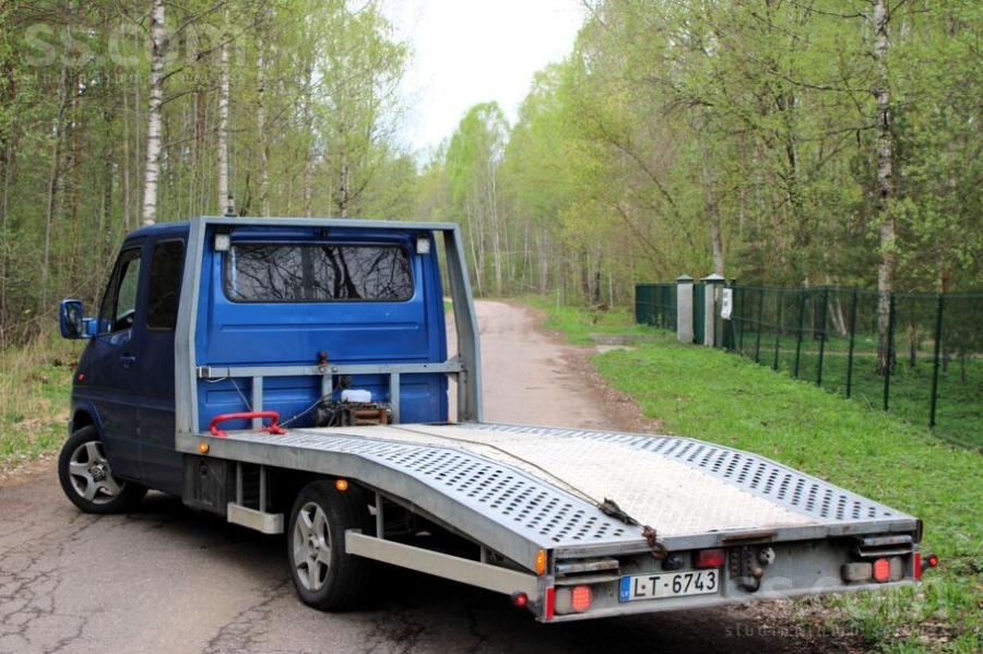 Zils Mercedes-Benz Sprinter 1996 Rīga, ar dzinēja tilpumu 2.90 L un nobraukumu 494 tūkst. km par 8499 €, foto 3 vietnē AUTOMOTO.COM.LV