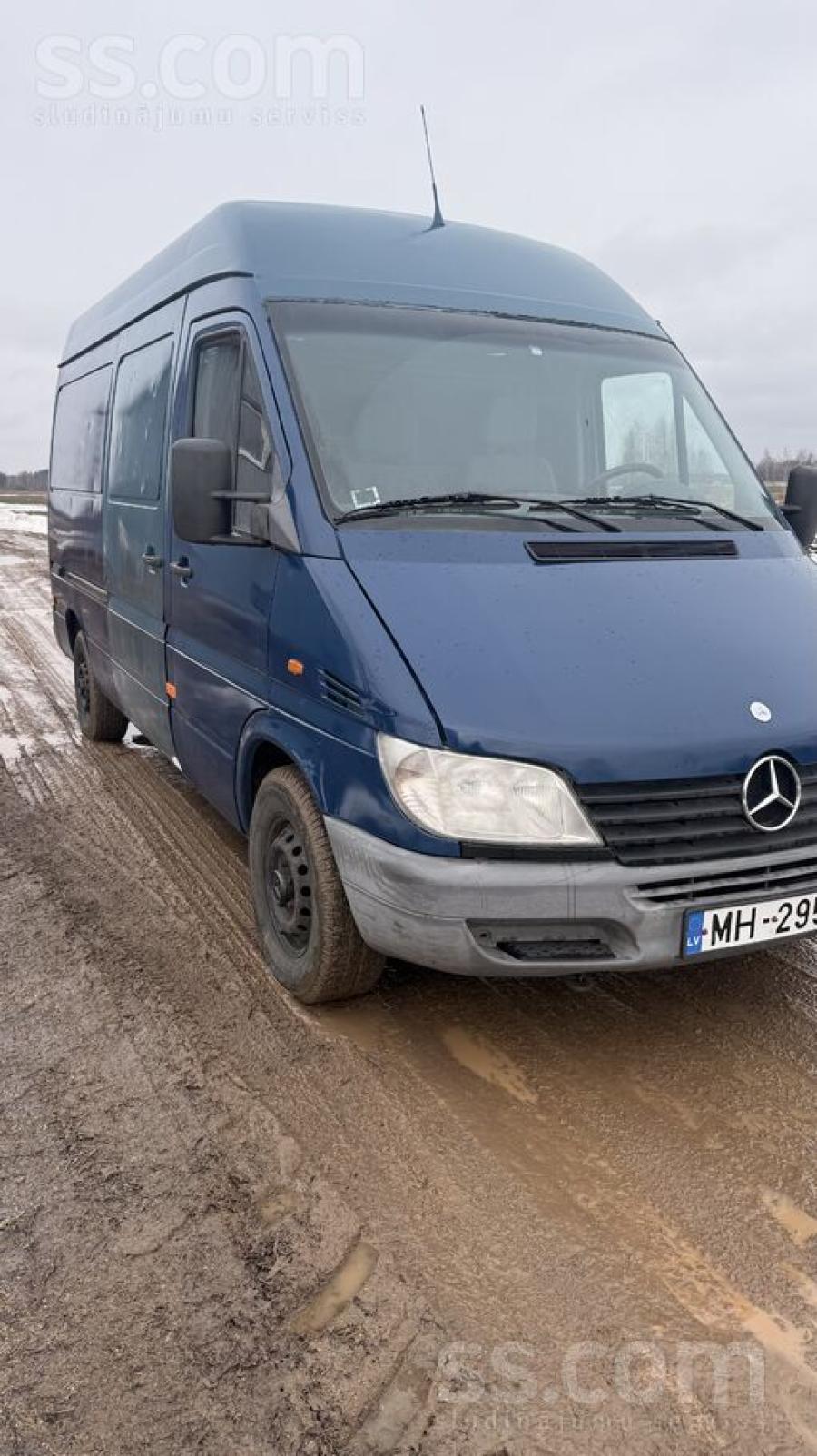 Zils Mercedes-Benz Sprinter 2001 Rīga, ar dzinēja tilpumu 2.20 L un nobraukumu 231 tūkst. km par 4300 €, foto 1 vietnē AUTOMOTO.COM.LV