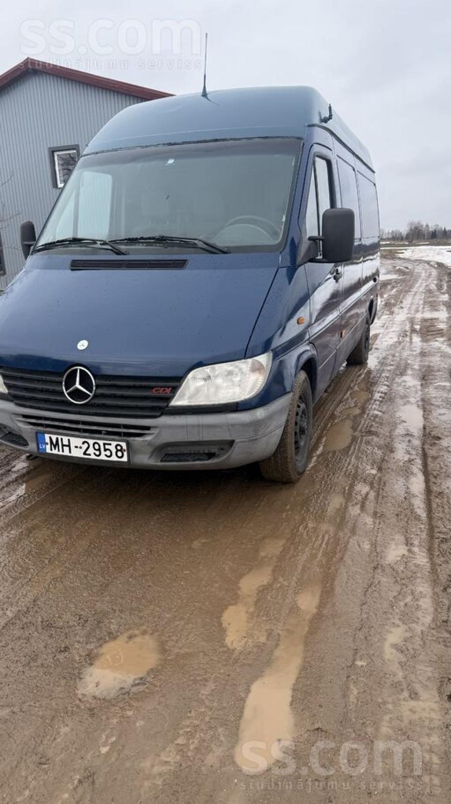 Zils Mercedes-Benz Sprinter 2001 Rīga, ar dzinēja tilpumu 2.20 L un nobraukumu 231 tūkst. km par 4300 €, foto 3 vietnē AUTOMOTO.COM.LV