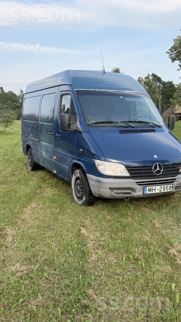 Zils Mercedes-Benz Sprinter 2001 Rīga, ar dzinēja tilpumu 2.20 L un nobraukumu 236 tūkst. km par 4000 €, foto 1 vietnē AUTOMOTO.COM.LV