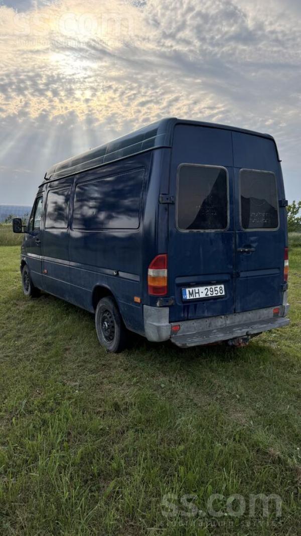 Zils Mercedes-Benz Sprinter 2001 Rīga, ar dzinēja tilpumu 2.20 L un nobraukumu 236 tūkst. km par 4000 €, foto 4 vietnē AUTOMOTO.COM.LV