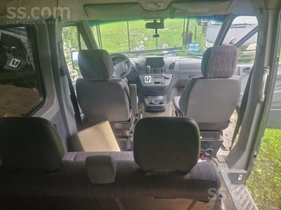 Blue Mercedes-Benz Sprinter 2003 in Riga, with an engine capacity of 2.70 L and mileage of 455 thousand km for 4200 €, photo 3 on AUTOMOTO.COM.LV