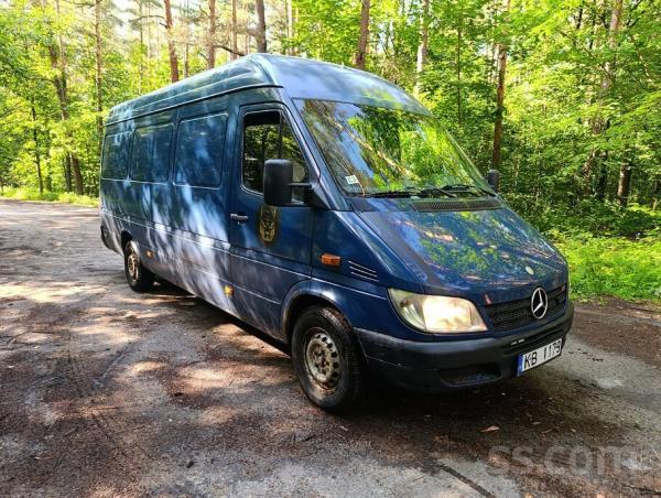 Blue Mercedes-Benz Sprinter 2005 in Riga, with an engine capacity of 2.20 L and mileage of 403 thousand km for 2500 €, photo 3 on AUTOMOTO.COM.LV
