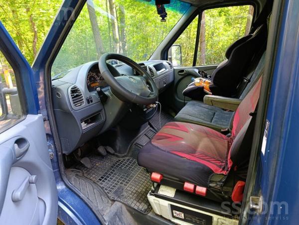 Blue Mercedes-Benz Sprinter 2005 in Riga, with an engine capacity of 2.20 L and mileage of 403 thousand km for 2500 €, photo 9 on AUTOMOTO.COM.LV