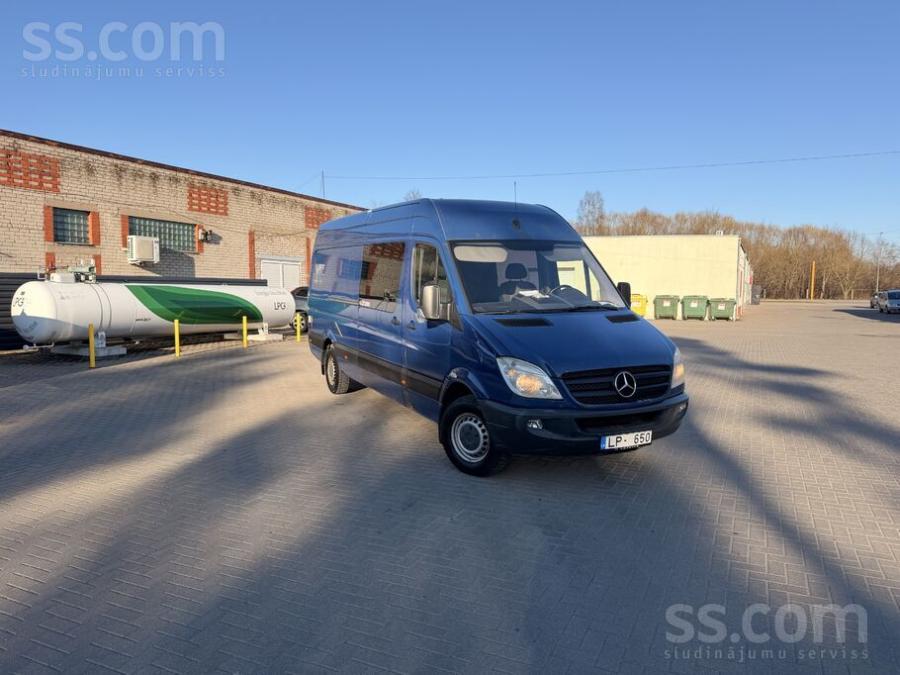 Zils Mercedes-Benz Sprinter 2011 Liepāja, ar dzinēja tilpumu 2.20 L un nobraukumu 439 tūkst. km par 7995 €, foto 1 vietnē AUTOMOTO.COM.LV
