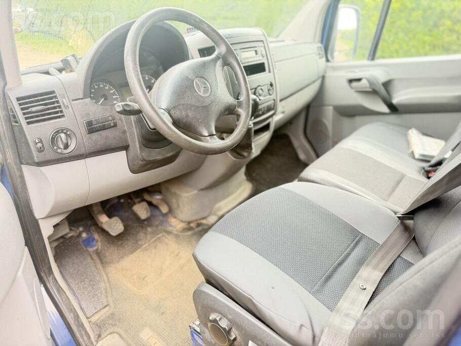 Zils Mercedes-Benz Sprinter 2011 Rīga, ar dzinēja tilpumu 1.80 L un nobraukumu 342 tūkst. km par 7500 €, foto 4 vietnē AUTOMOTO.COM.LV