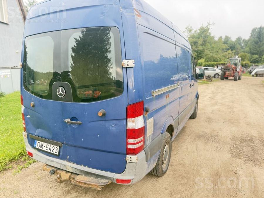 Zils Mercedes-Benz Sprinter 2011 Rīga, ar dzinēja tilpumu 1.80 L un nobraukumu 342 tūkst. km par 7500 €, foto 6 vietnē AUTOMOTO.COM.LV