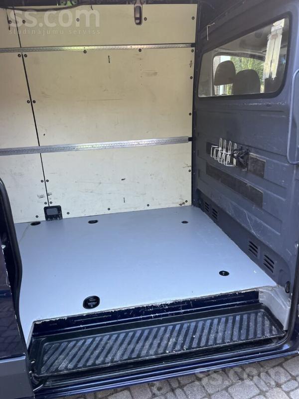 Zils Mercedes-Benz Sprinter 2013 Rīga, ar dzinēja tilpumu 2.10 L un nobraukumu 351 tūkst. km par 10800 €, foto 4 vietnē AUTOMOTO.COM.LV