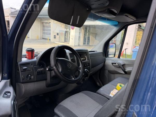 Blue Mercedes-Benz Sprinter 2013 in Riga, with an engine capacity of 3.00 L and mileage of 268 thousand km for 11000 €, photo 5 on AUTOMOTO.COM.LV