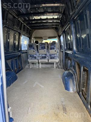 Blue Mercedes-Benz Sprinter 2013 in Riga, with an engine capacity of 3.00 L and mileage of 268 thousand km for 11000 €, photo 8 on AUTOMOTO.COM.LV
