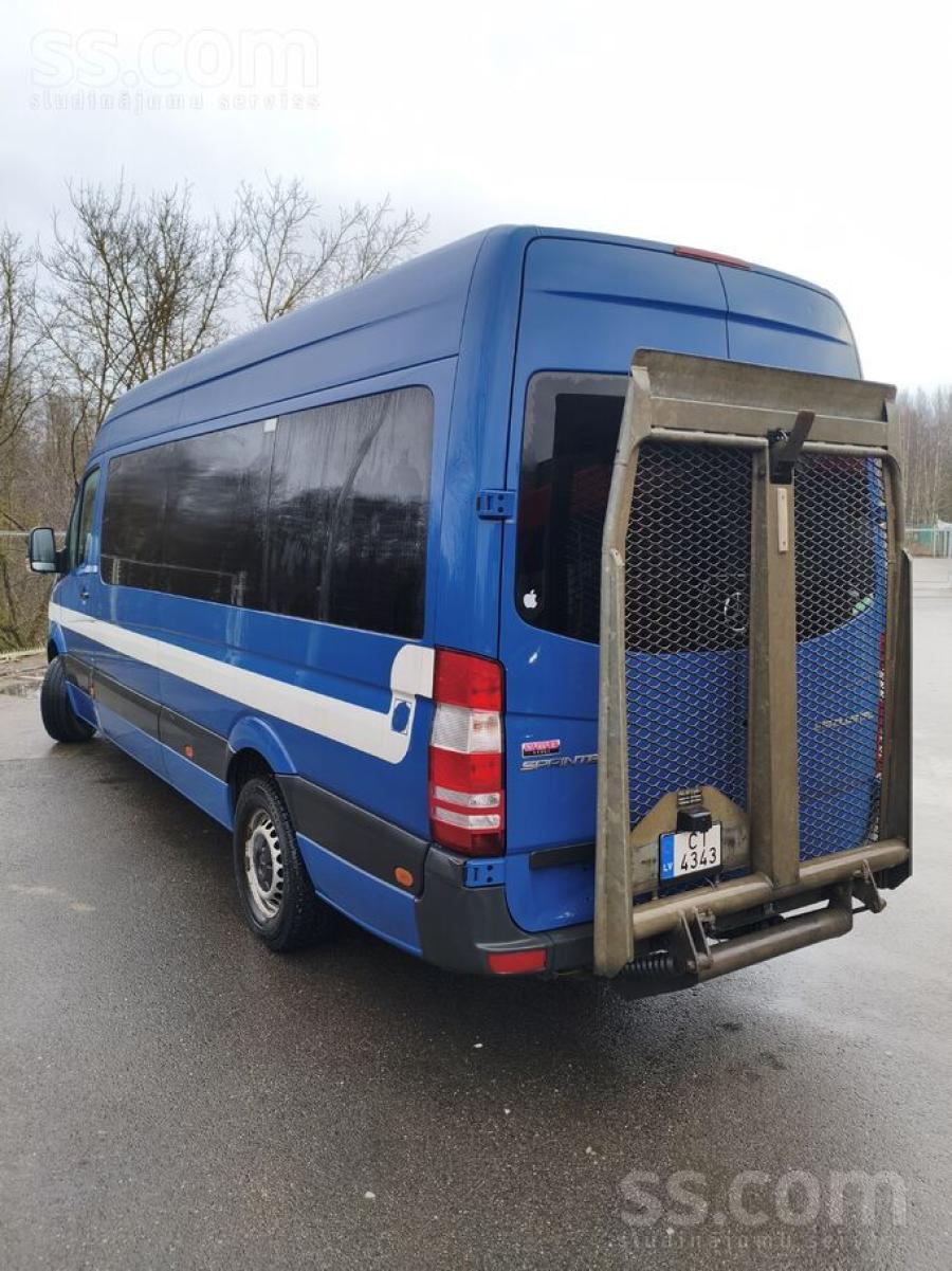 Blue Mercedes-Benz Sprinter 2014 in Daugavpils, with an engine capacity of 2.10 L and mileage of 452 thousand km for 15600 €, photo 4 on AUTOMOTO.COM.LV