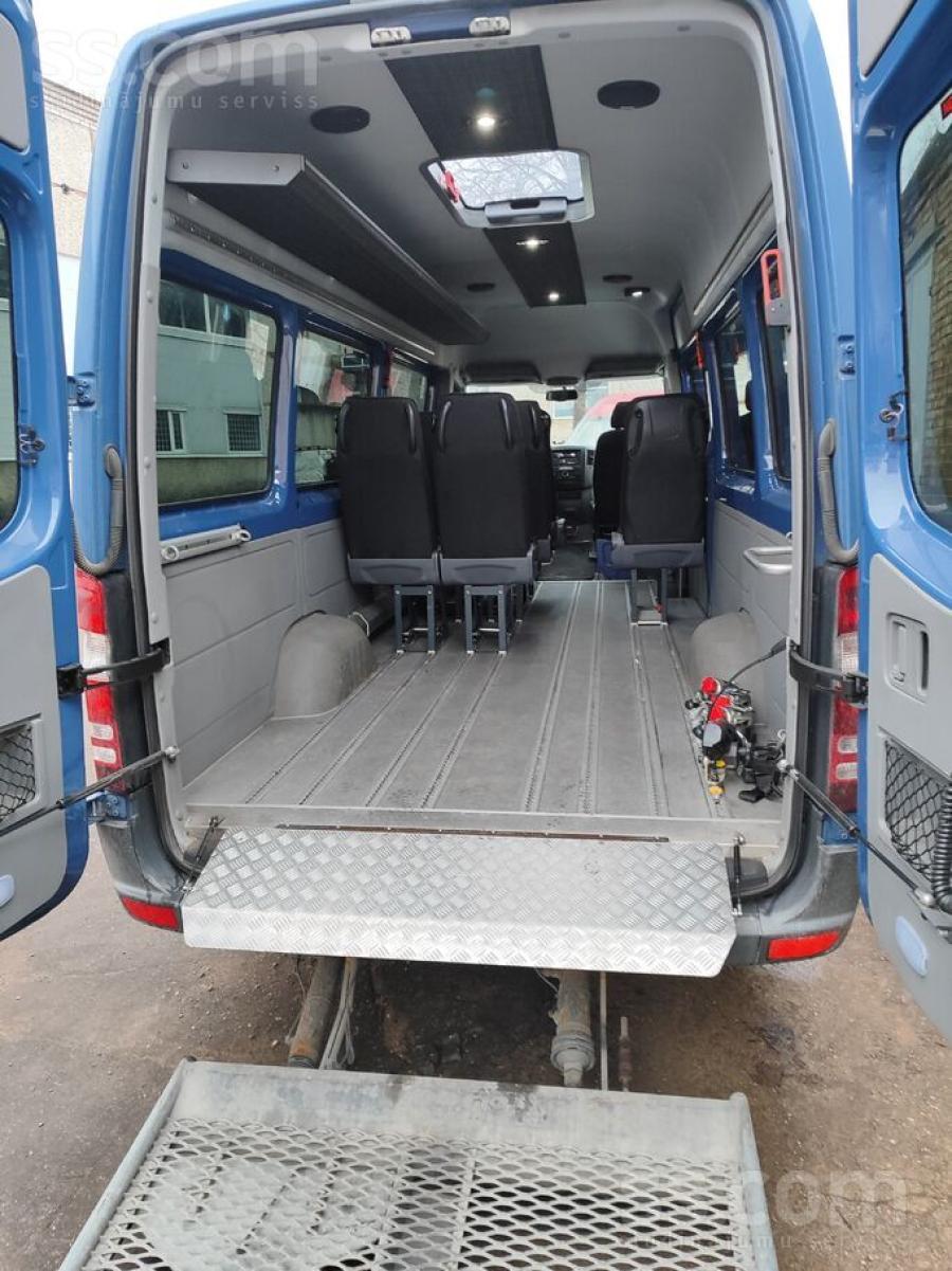 Blue Mercedes-Benz Sprinter 2014 in Daugavpils, with an engine capacity of 2.10 L and mileage of 452 thousand km for 15600 €, photo 10 on AUTOMOTO.COM.LV