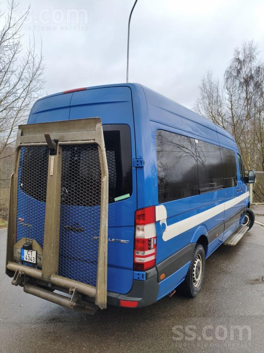 Blue Mercedes-Benz Sprinter 2014 in Daugavpils, with an engine capacity of 2.10 L and mileage of 453 thousand km for 13950 €, photo 4 on AUTOMOTO.COM.LV