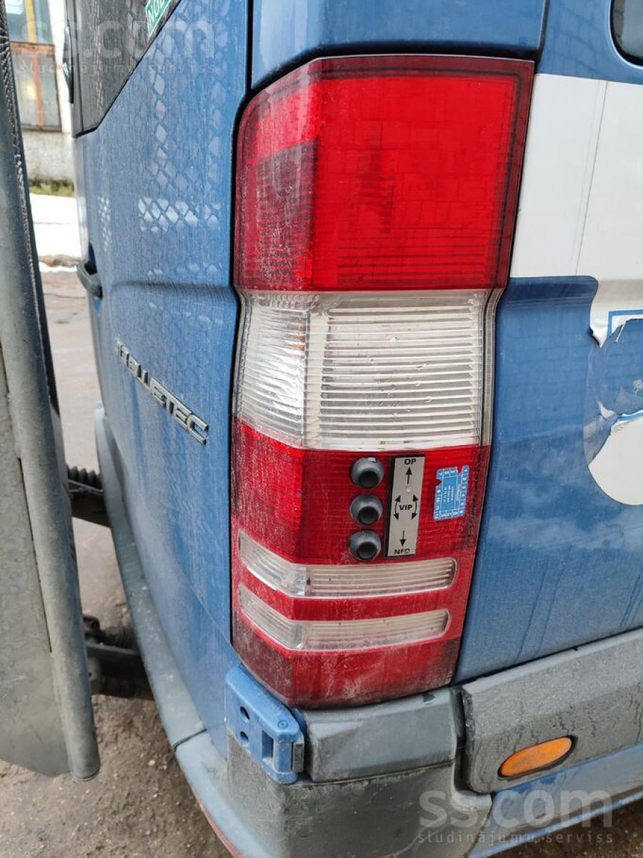 Blue Mercedes-Benz Sprinter 2014 in Daugavpils, with an engine capacity of 2.10 L and mileage of 453 thousand km for 13950 €, photo 6 on AUTOMOTO.COM.LV