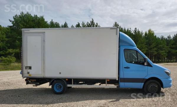 Mercedes-Benz Sprinter 2016 Tukums vietnē Zils Mercedes-Benz Sprinter 2016 Tukums, ar dzinēja tilpumu 2.10 L un nobraukumu 330 tūkst. km par 14800 €, foto 3 vietnē AUTOMOTO.COM.LV