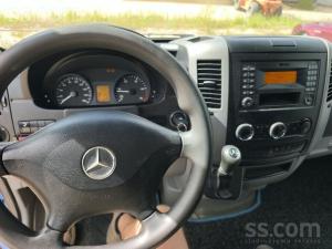 Zils Mercedes-Benz Sprinter 2016 Tukums, ar dzinēja tilpumu 2.10 L un nobraukumu 330 tūkst. km par 14800 €, foto 5 vietnē AUTOMOTO.COM.LV