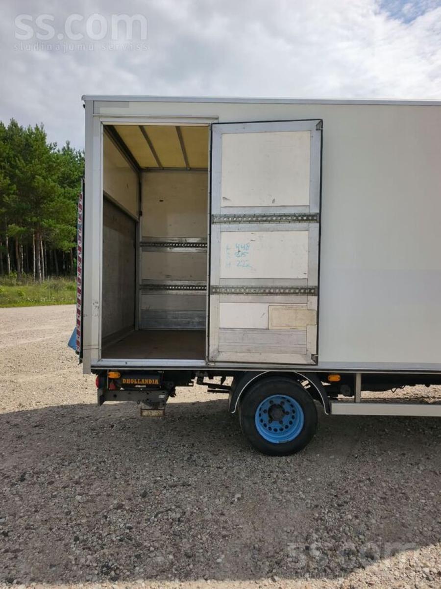 Zils Mercedes-Benz Sprinter 2016 Tukums, ar dzinēja tilpumu 2.10 L un nobraukumu 330 tūkst. km par 14800 €, foto 6 vietnē AUTOMOTO.COM.LV