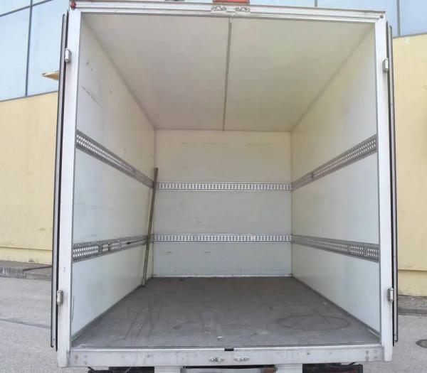 Zils Mercedes-Benz Sprinter 2017 Talsi, ar dzinēja tilpumu 2.20 L un nobraukumu 410 tūkst. km par 14500 €, foto 8 vietnē AUTOMOTO.COM.LV