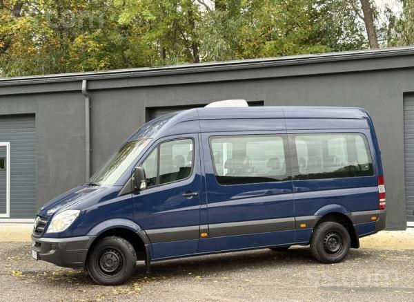 Mercedes-Benz Sprinter 2011 Tallina vietnē Zils Mercedes-Benz Sprinter 2011 Tallina, ar dzinēja tilpumu 2.10 L un nobraukumu 227 tūkst. km par 12000 €, foto 4 vietnē AUTOMOTO.COM.LV