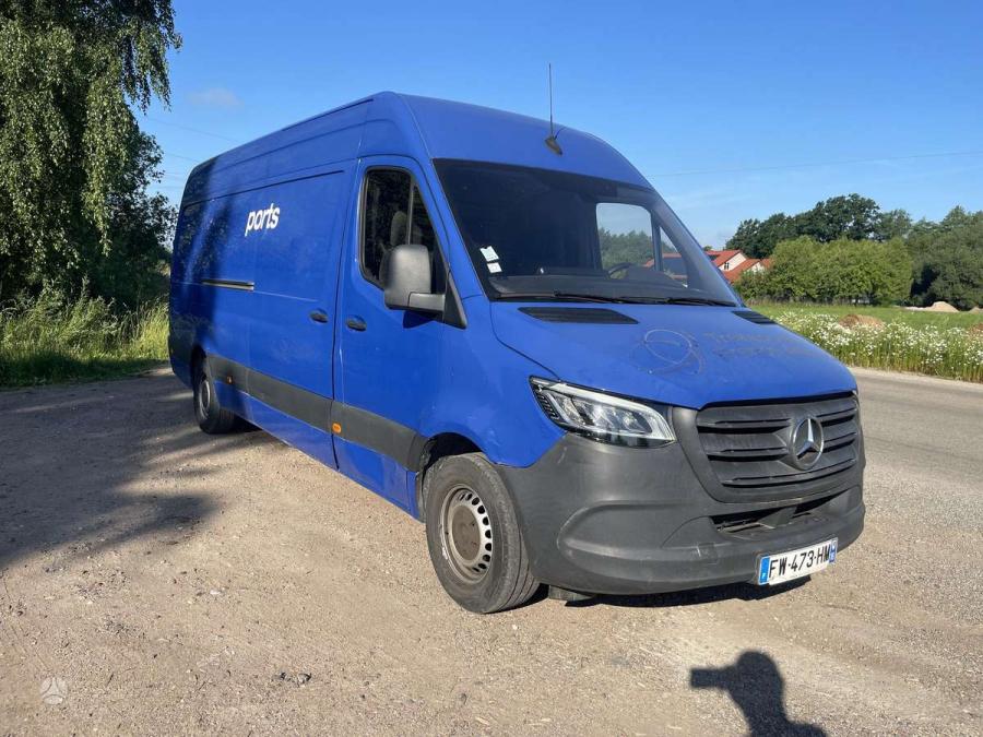 Blue Mercedes-Benz Sprinter 2021 in Taurage, with an engine capacity of 1.95 L and mileage of 309 thousand km for 11800 €, photo 3 on AUTOMOTO.COM.LV